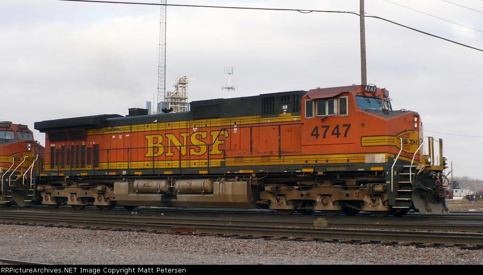 BNSF 4747